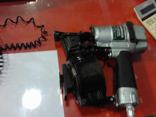 CLOUEUSE PNEUMATIQUE (GUN A CLOU) / GRIS - Groupe Banco