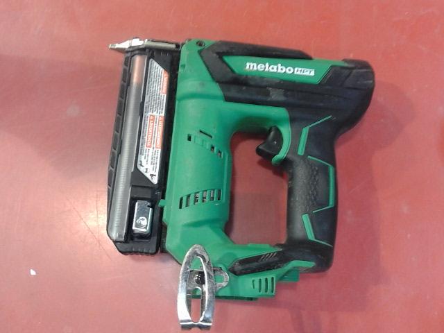 CLOUEUSE PNEUMATIQUE (GUN A CLOU) / VERT - Groupe Banco