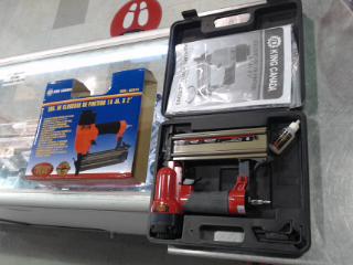 CLOUEUSE PNEUMATIQUE (GUN A CLOU) / ROUGE - Groupe Banco