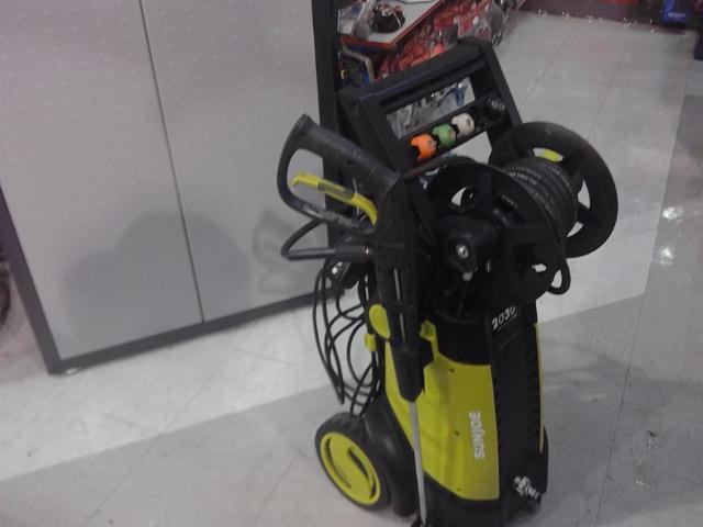 MACHINE A PRESSION (L'EAU) / VERT - Groupe Banco